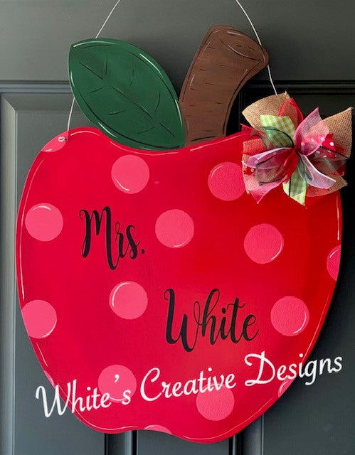 Apple Door Hanger (Y007) – White's Creative Designs